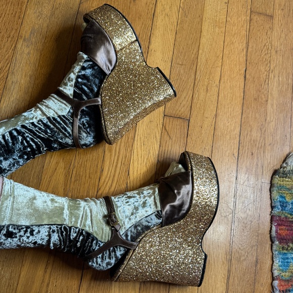 Vintage | Shoes | 7s Vintage Kimel Wonder Wedge Satin And Gold Glitter ...